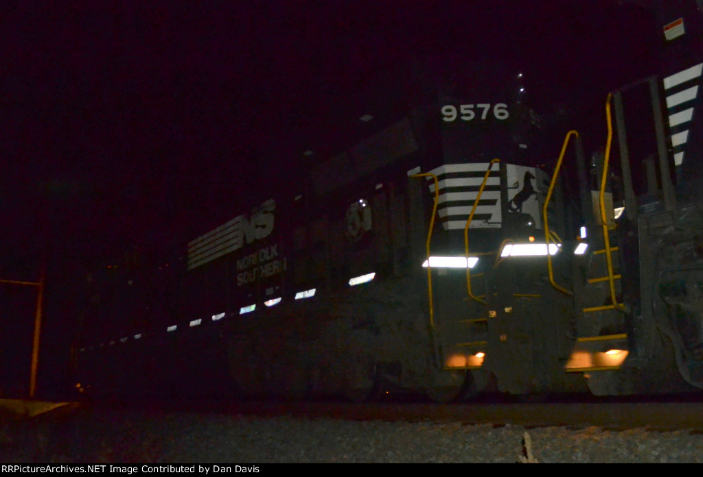 NS C40-9W 9576 leads 25T